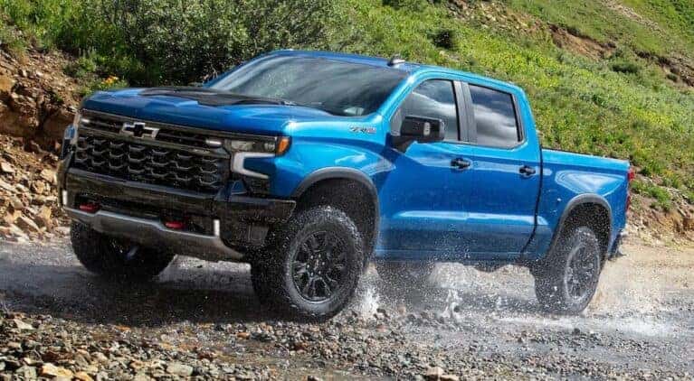 Sierra 1500 AT4X vs Silverado 1500 ZR2: What's the Differences?