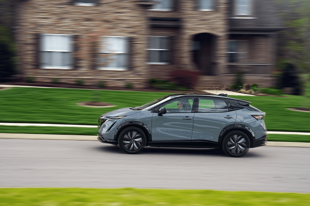 Which EV is Best - Nissan Ariya or Tesla Model Y - Electric SUV Compare